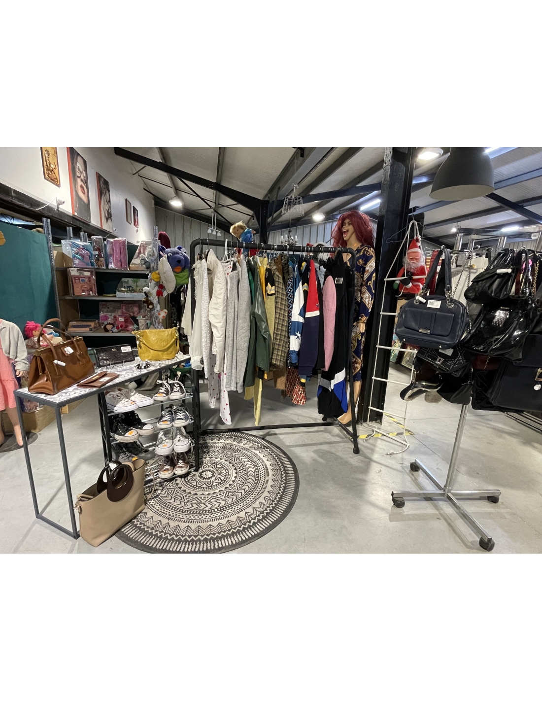 Le dressing Vintage Le Vide Grenier Pour Tous